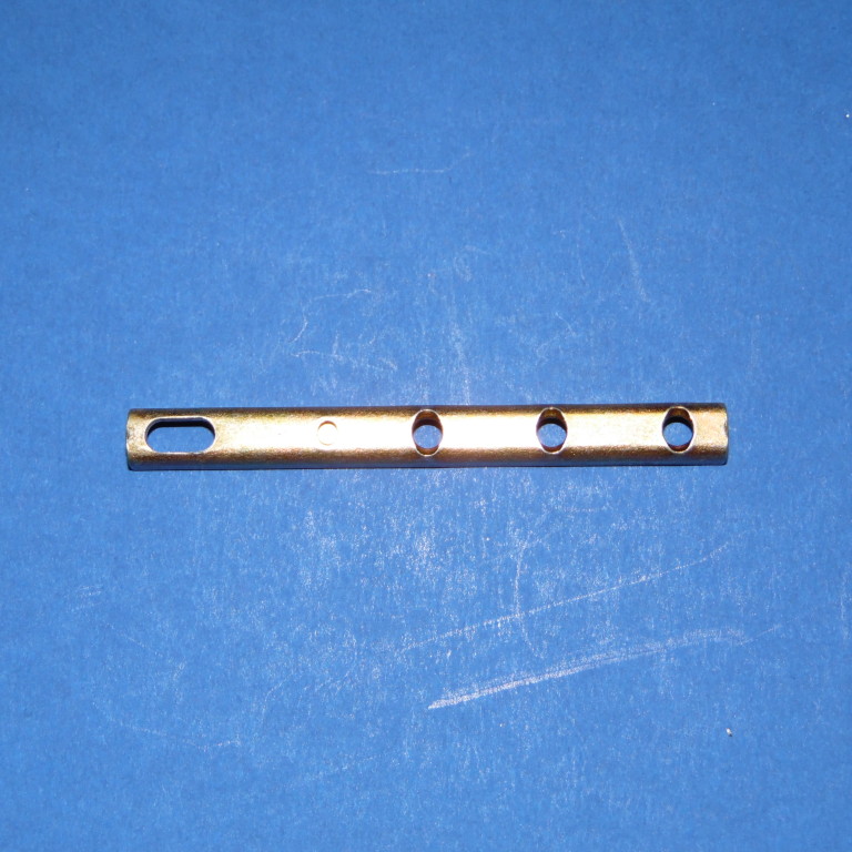 Pivot bar 1 Slot 3 Hole 3″ CW16T520