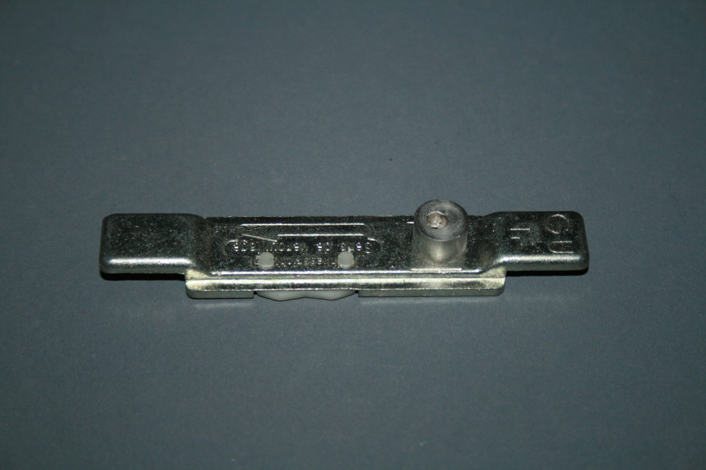 TRACO TR10000 LOCKING BOLT 30-5034