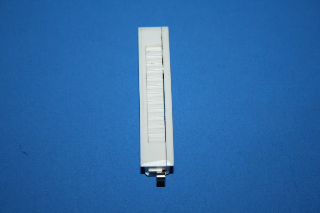 Traco Vent Lock 900-13386 White/Beige/Brown 2 1/2″ x 1/2″