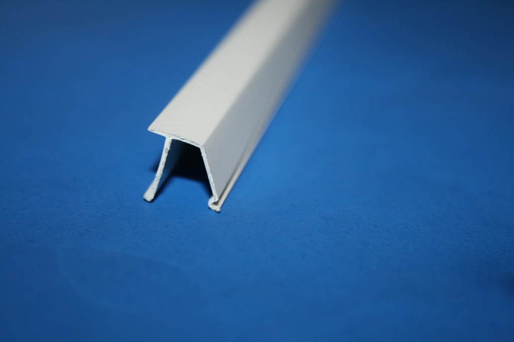 Glazing Bead 900-18970W 3/8″ X 9/16″ White or Black 3′ or 6′ Lengths