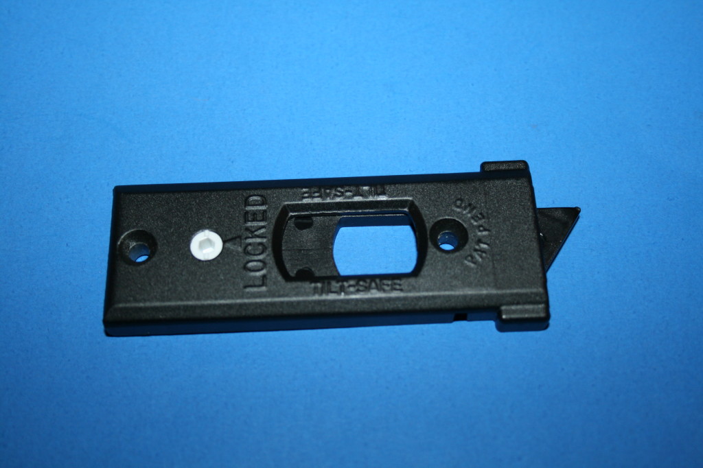 Seasonall Metal Tilt Latch 3 1/2″ x 1 1/2″ Reversible 85-719MB