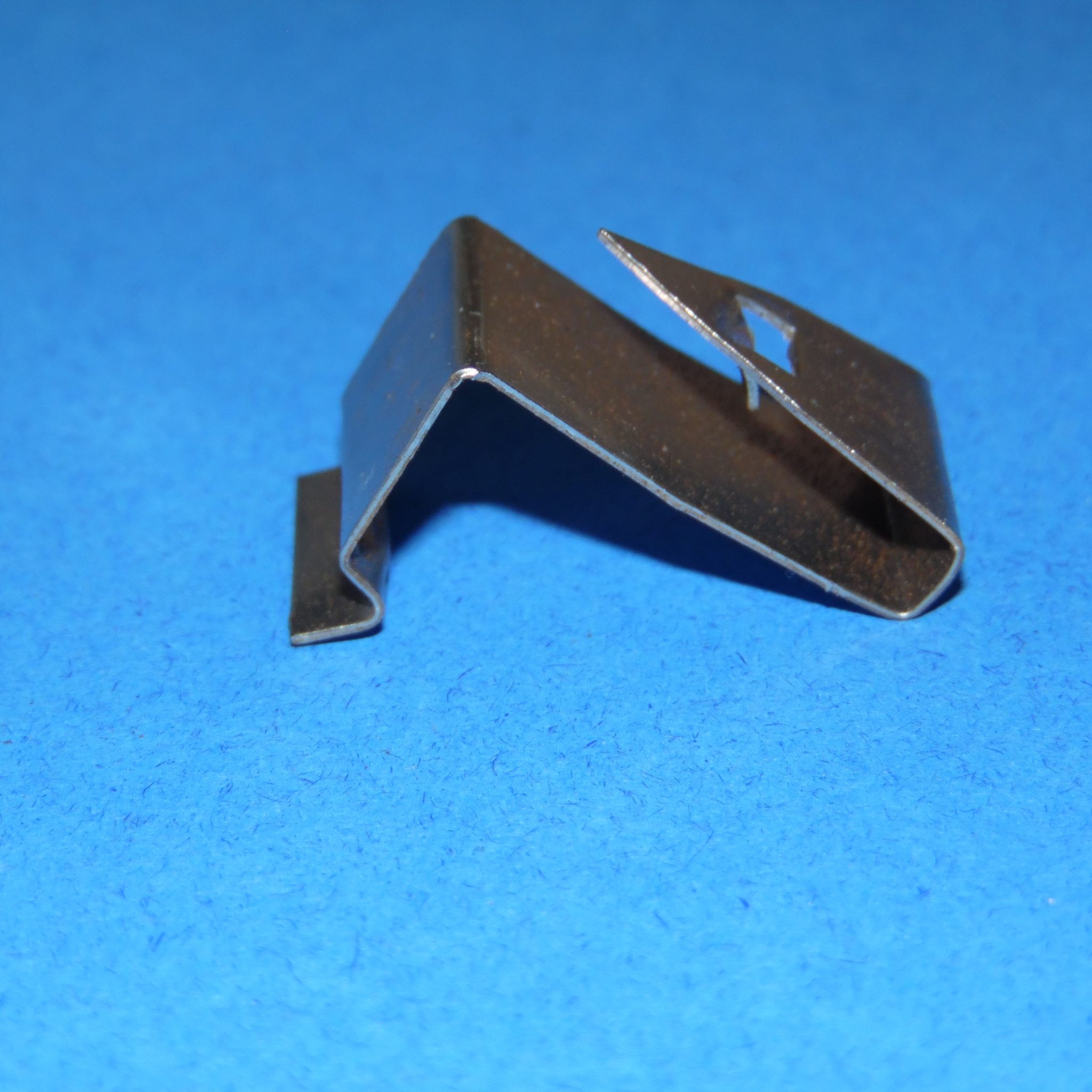 Traco TR3000 Wicket Screen Clip 30-2337